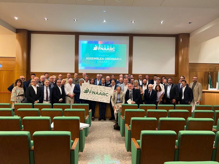 FNAARC NAZIONALE firma il nuovo AEC del Commercio: importanti conquiste ...